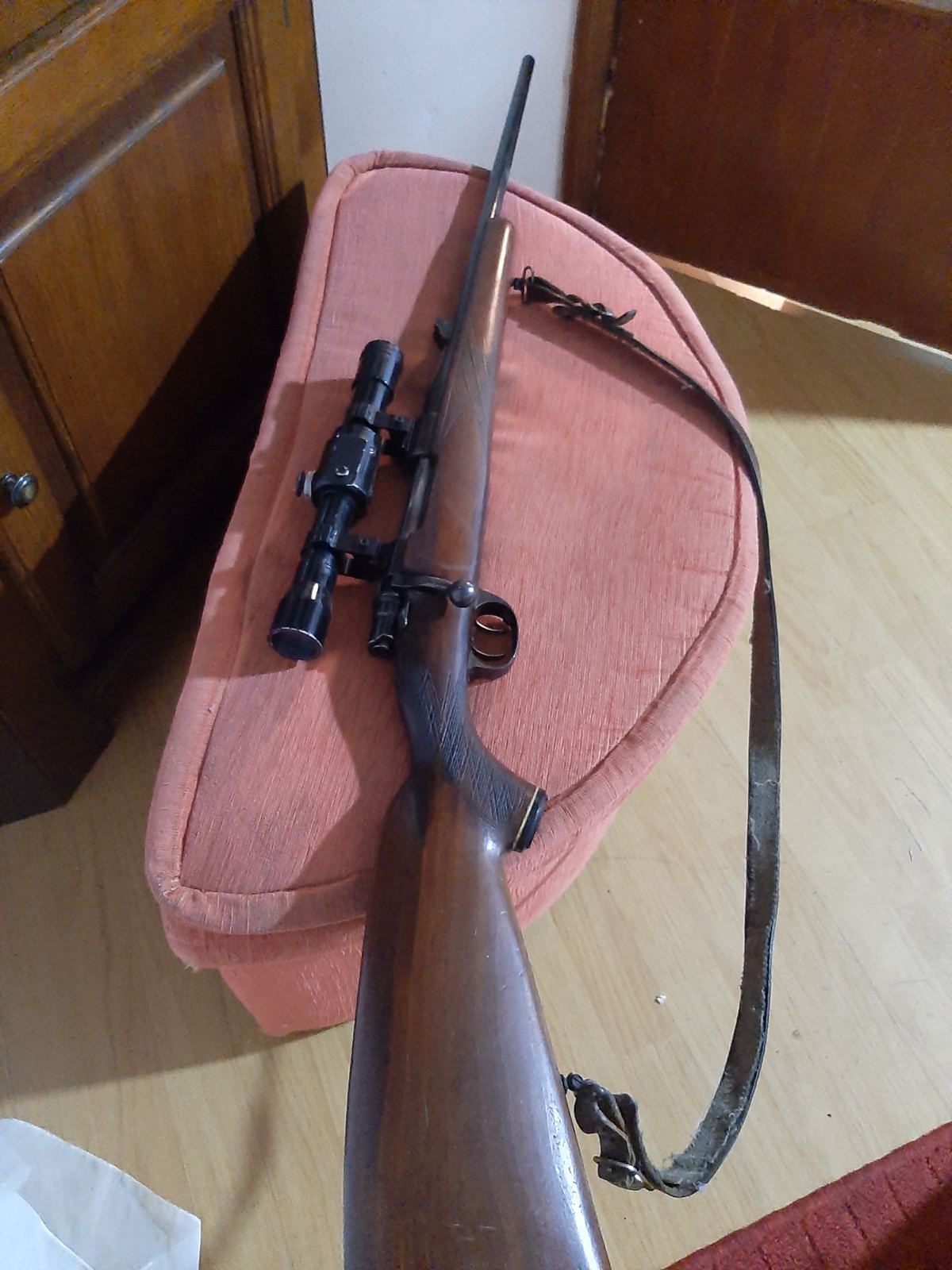 Lovacki karabin sa optikom 8x57